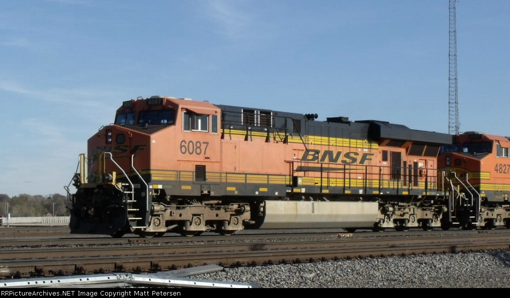 BNSF 6087